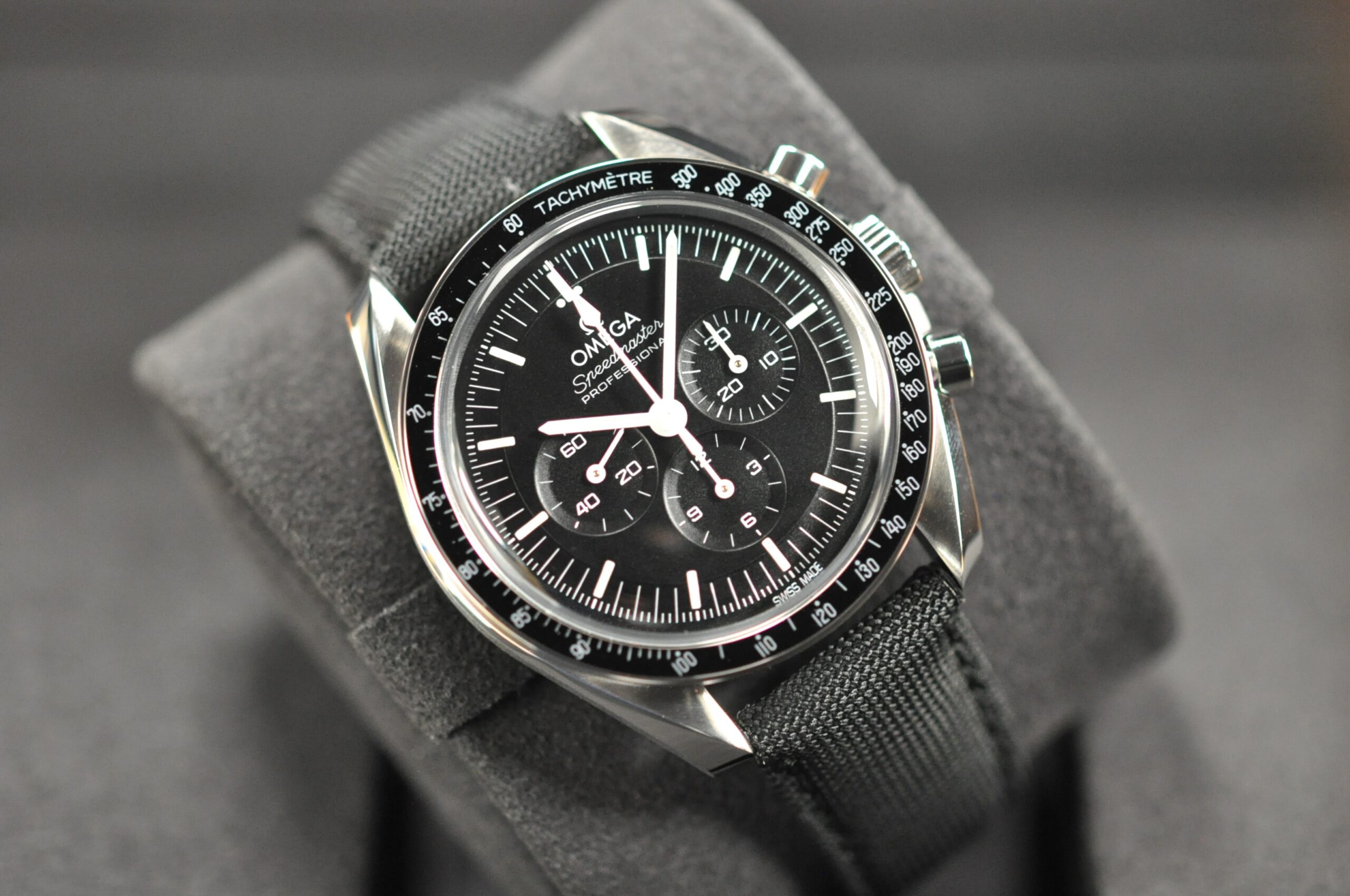 Omega New 2024 Speedmaster 31032425001001 - Hackett Watches