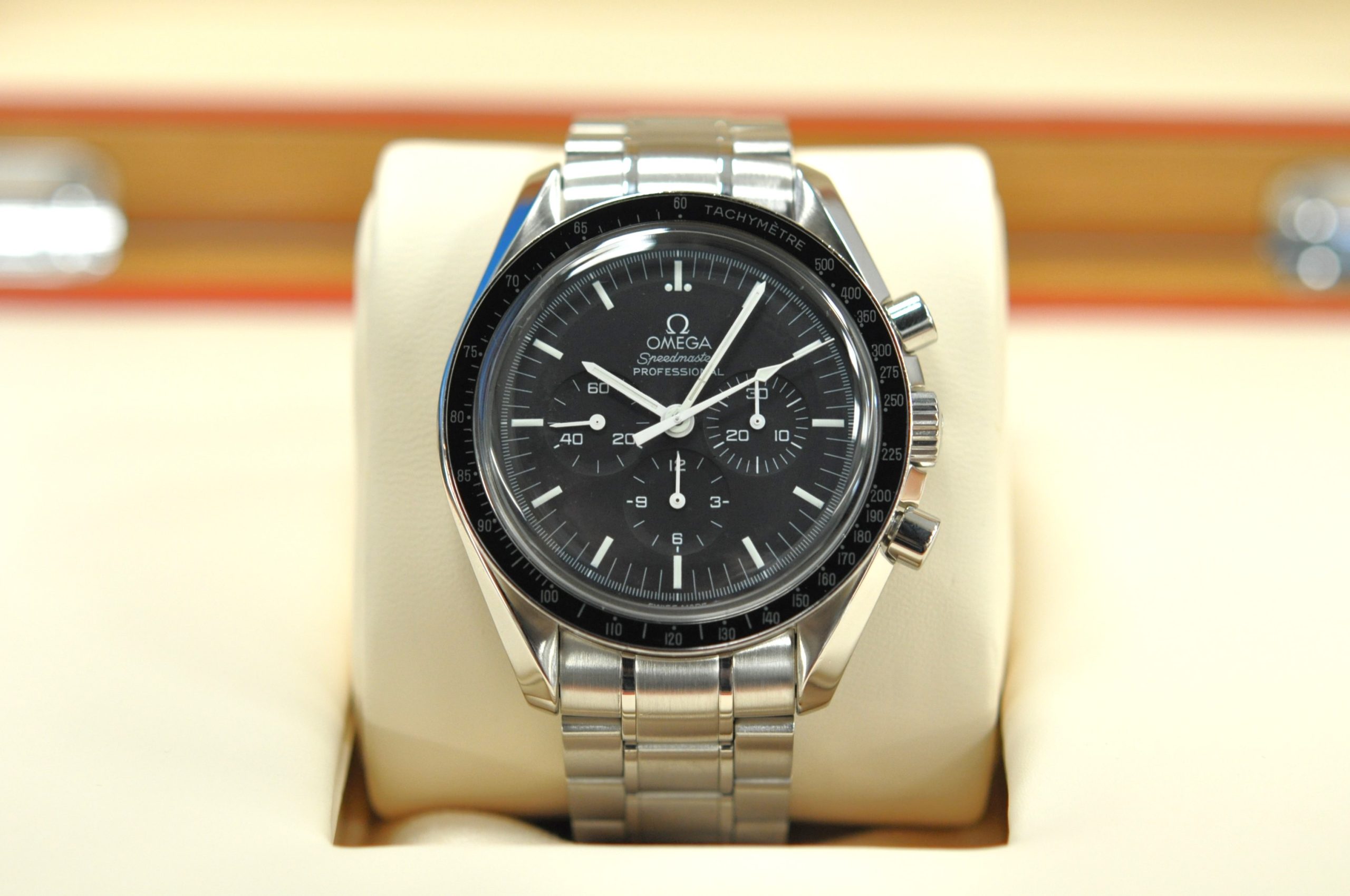Omega 2002 Speedmaster 35705000 - Hackett Watches