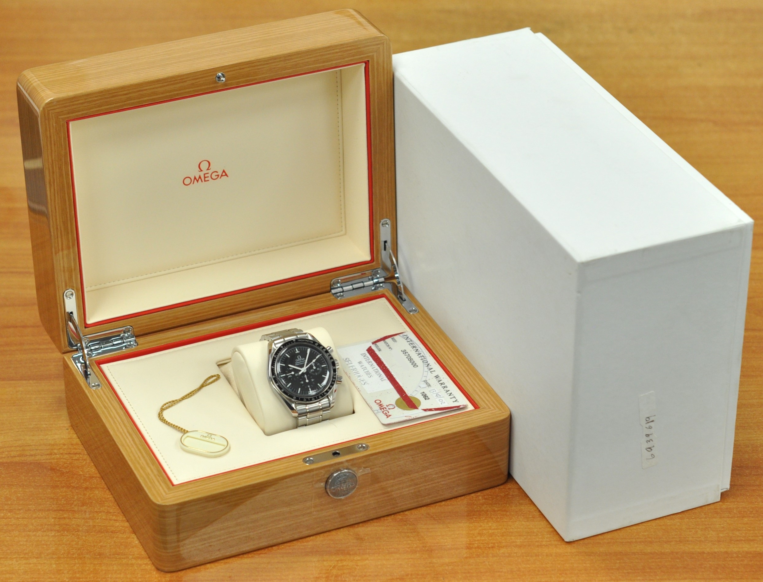 Omega 2002 Speedmaster 35705000 - Hackett Watches